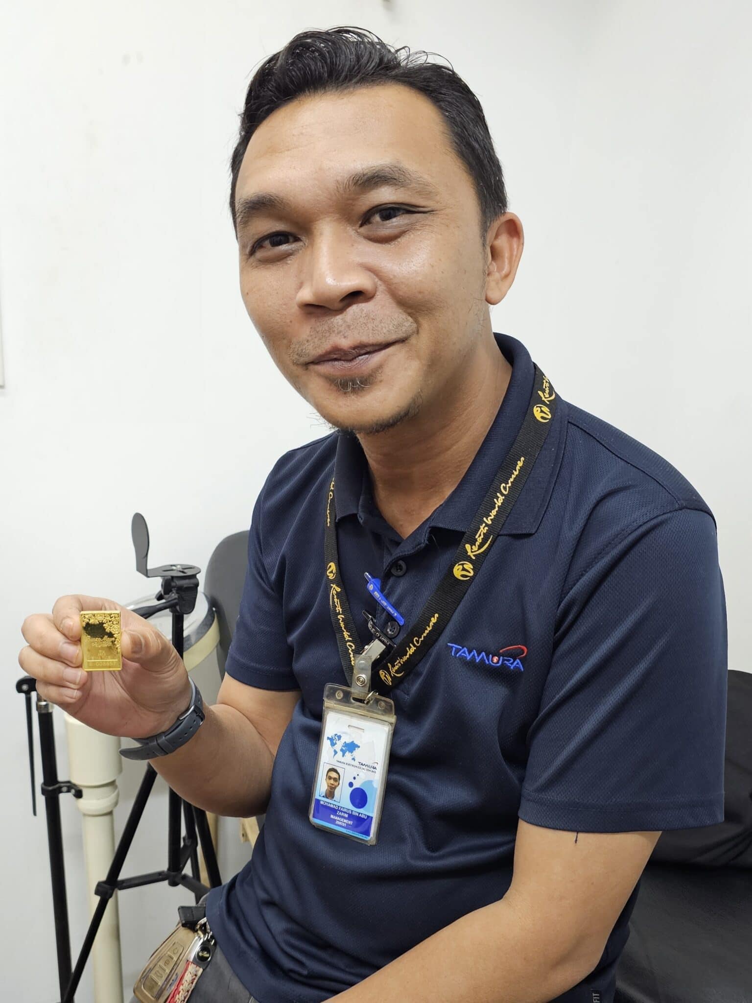 Mr. Fairus, one of Tamura’s managements, took the opportunity to pose ...